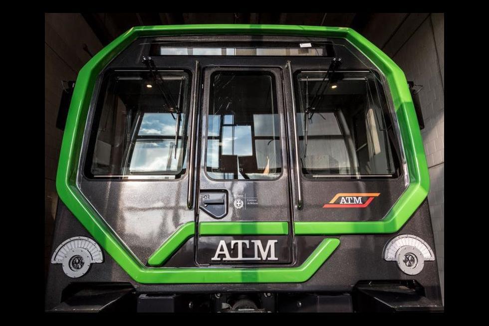 Milano welcomes new M2 metro train | News | Railway Gazette International